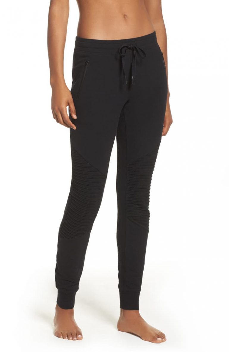 10 Best Sweatpants For Women Chic & Stylish To Wear With Any Outfit